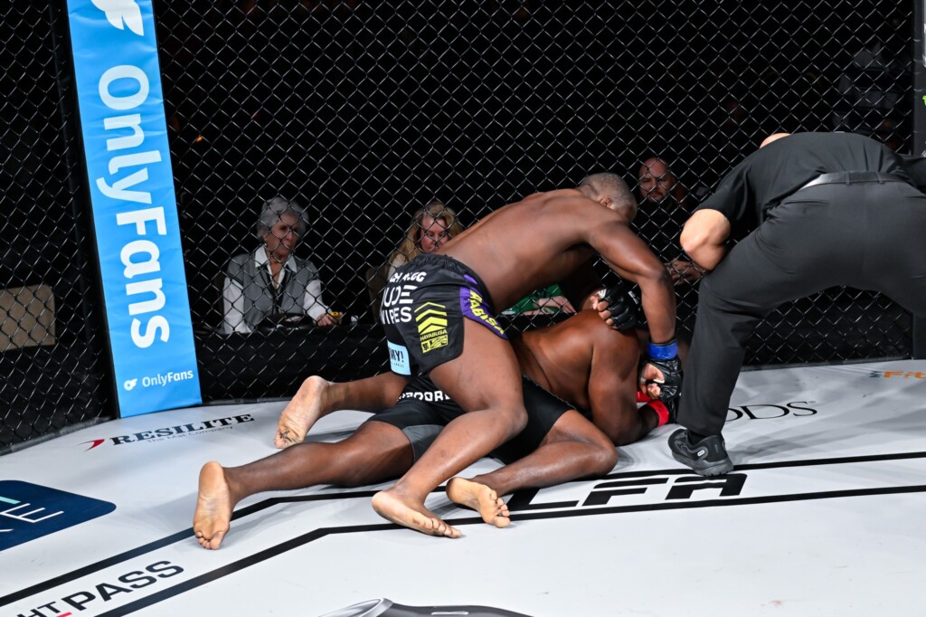 Denzel Freeman dethrones Hugo Cunha via TKO to become LFA heavyweight ...